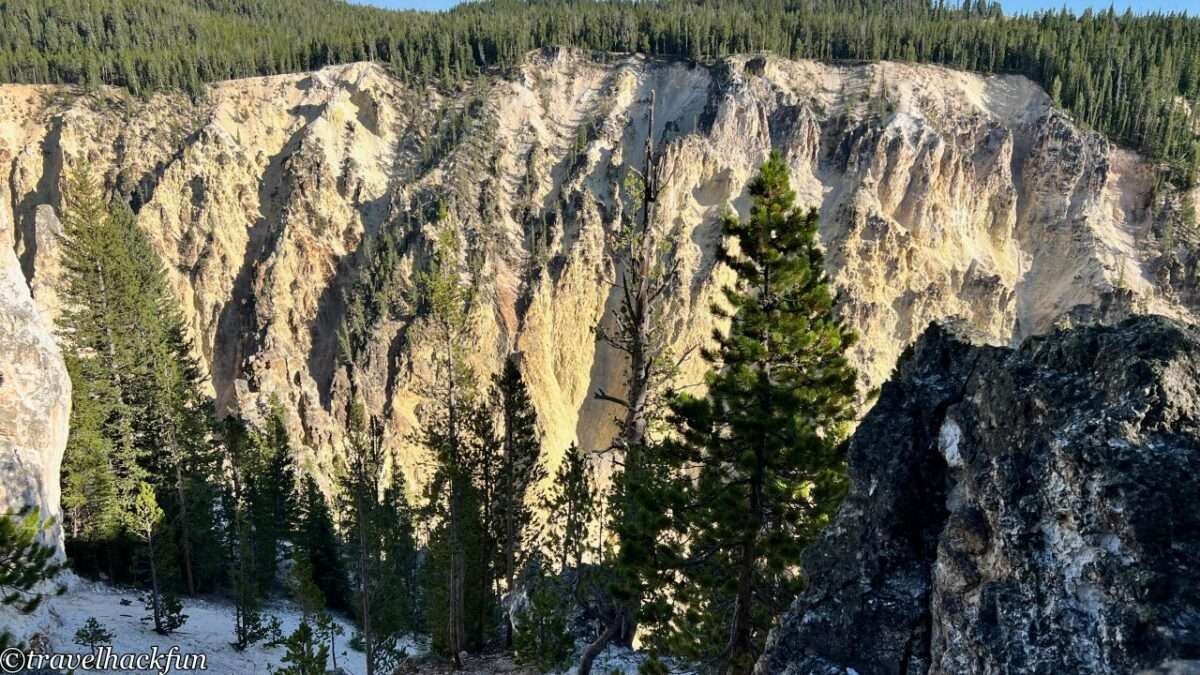 Yellowstone National Park: One-Day Guide to the Grand Canyon of the ...